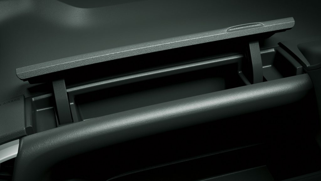 Toyota Noah And Voxy Minivans Debut In Japan With Up To Eight Seats And ...