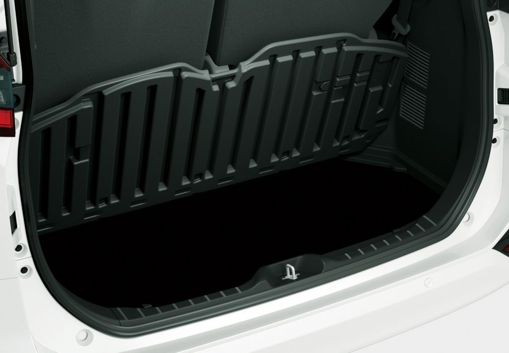Toyota Noah And Voxy Minivans Debut In Japan With Up To Eight Seats And ...