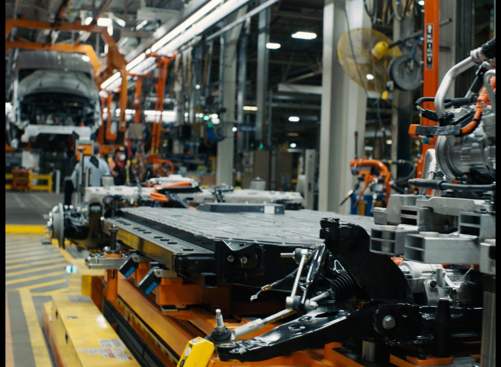 Ford Begins Deliveries Of The All-Electric 2022 E-Transit To Customers ...