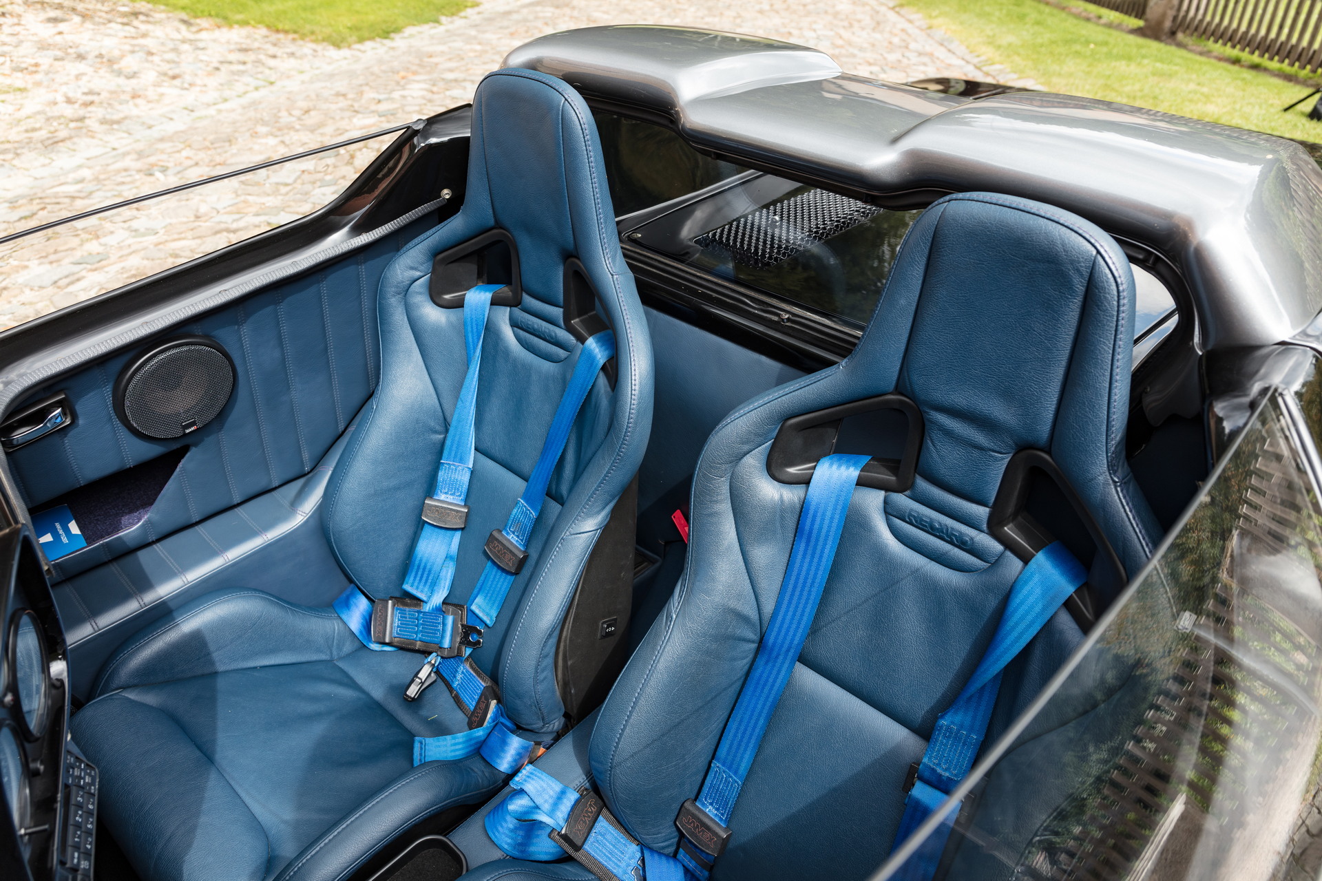 This Super Rare Isdera Spyder 036i Might Be The Most Unique Way To ...