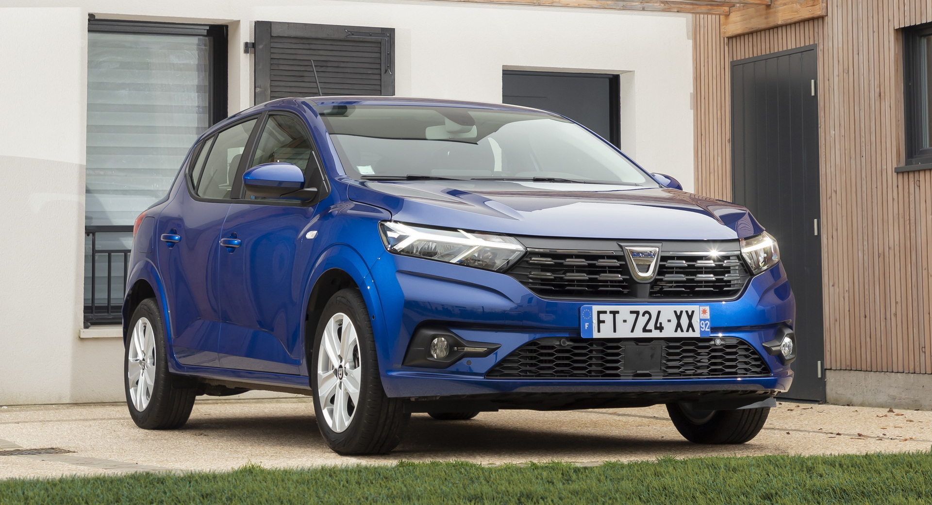 Dacia Has A Low-Tech Alternative To BMW’s Heated Seat Subscriptions ...