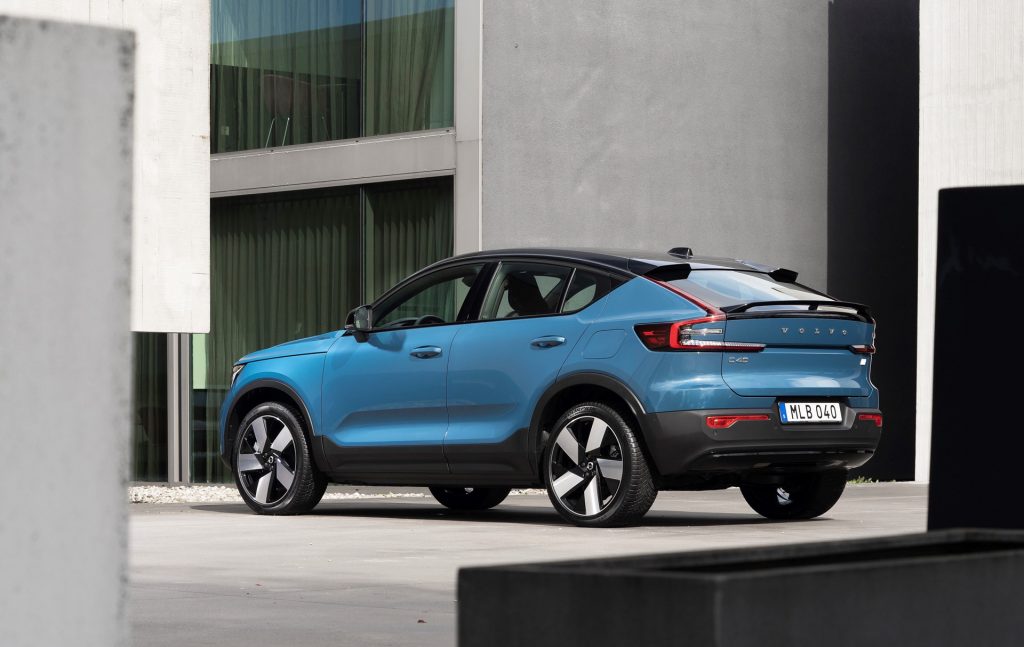 Volvo Introduces Cheaper, Single-Motor C40 Recharge, Facelifts XC40 ...