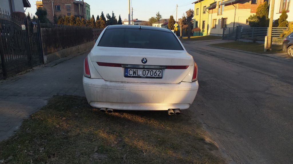 Does The Bangle-Butt BMW 7-Series Look Any Better With Lancia Delta ...