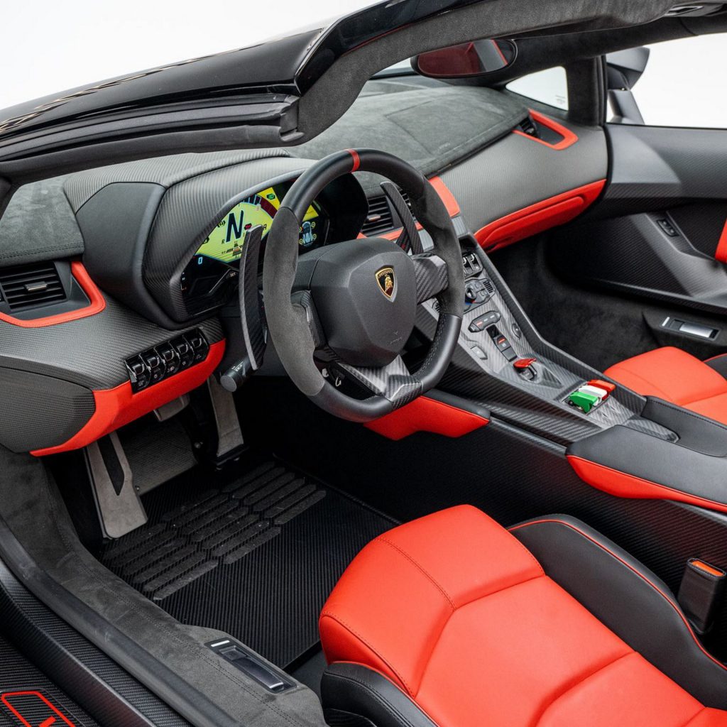 The World’s Only Exposed Carbon Lamborghini Veneno Needs A New Home ...