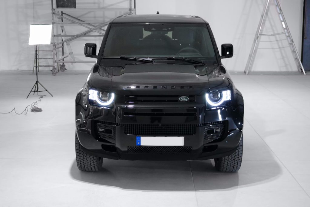 Channel Your Inner 007 With This Limited Run Land Rover Defender V8 ...