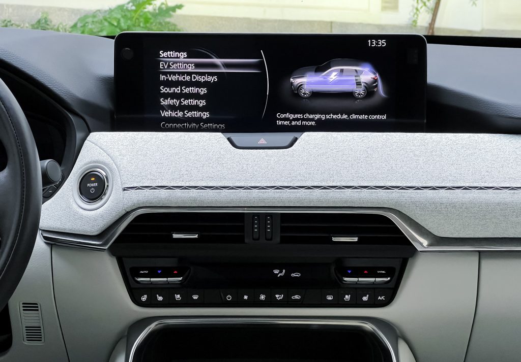Take A Close Look At The New Mazda CX-60 That Introduces Us To Straight ...