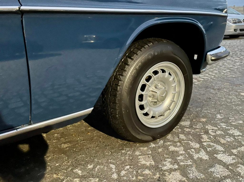 This 50-Year-Old Mercedes W114 Comes From A Time When Cars Were ...
