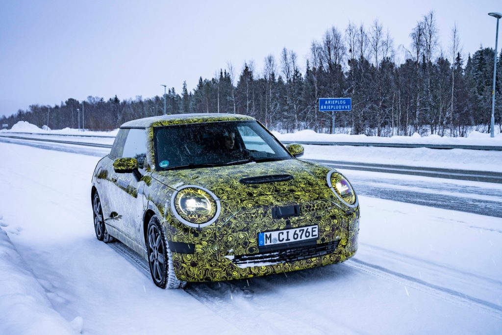MINI Cooper EV Will Debut In 2024 With Up To 215 HP And A 240-Mile ...