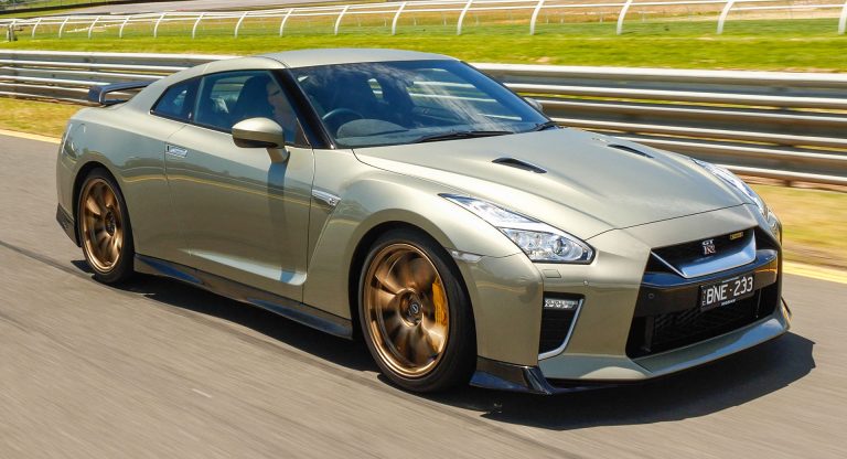 Last Nissan GT-R T-Spec In Australia To Be Auctioned For Charity ...