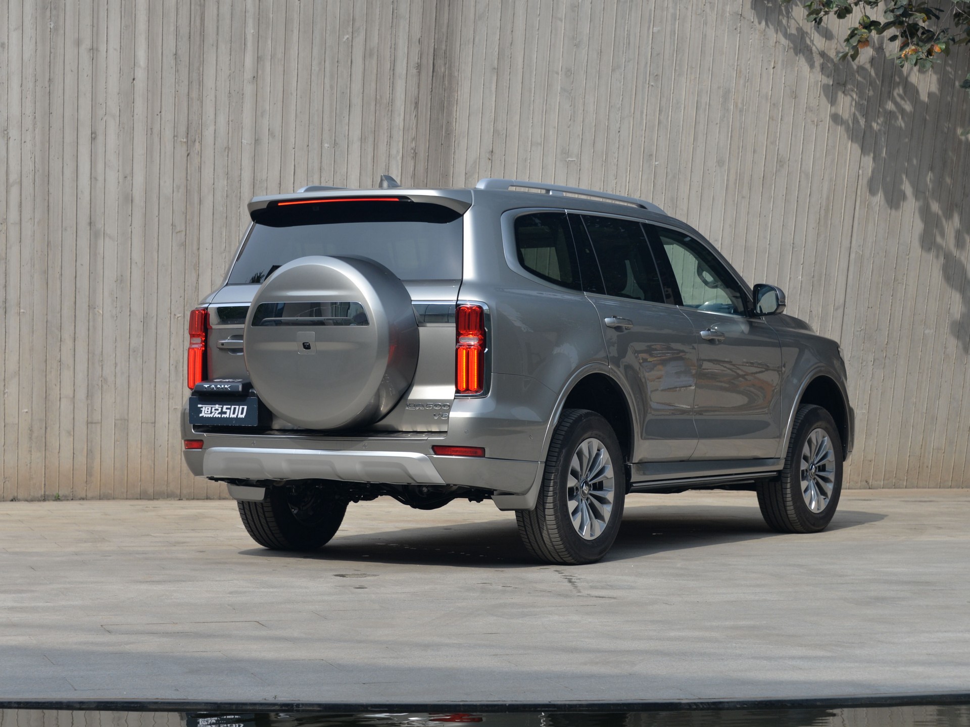 China's Tank 500 Officially Launches With 349 HP Mild-Hybrid V6 | Carscoops