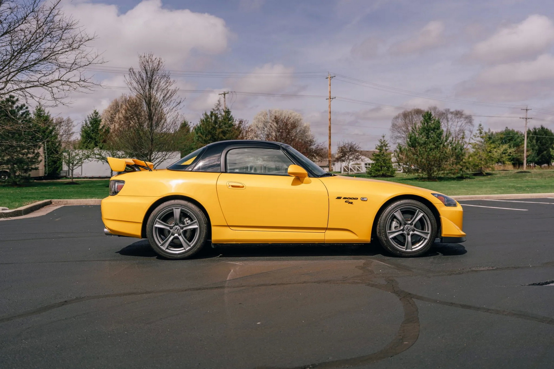 A 123-Mile Honda S2000 CR On BaT Has Already Reached $102,000 With 5 ...