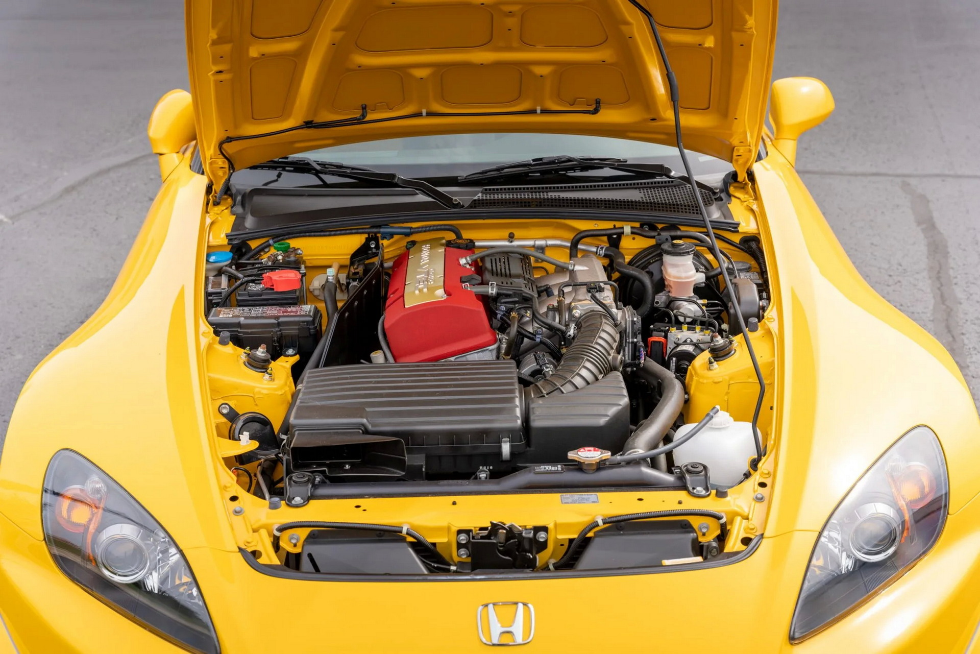 A 123-Mile Honda S2000 CR On BaT Has Already Reached $102,000 With 5 ...