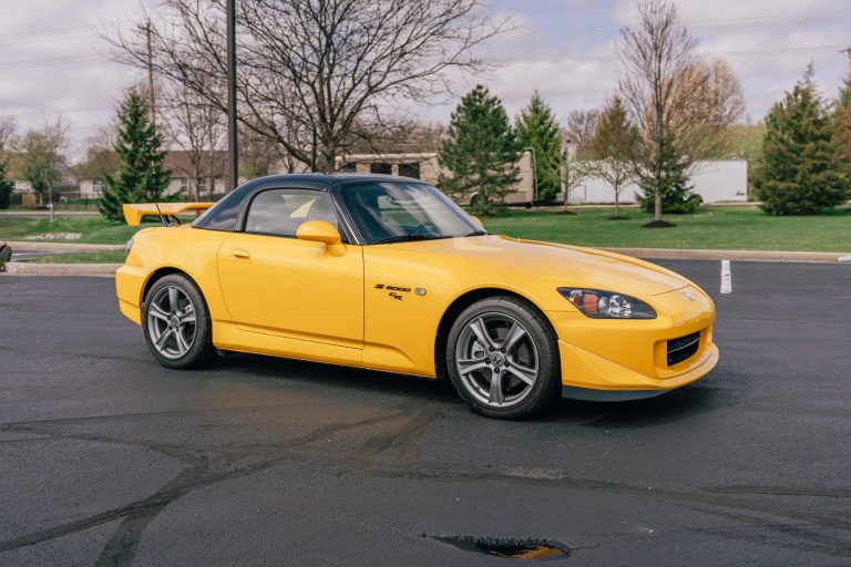 A 123-Mile Honda S2000 CR On BaT Has Already Reached $102,000 With 5 ...