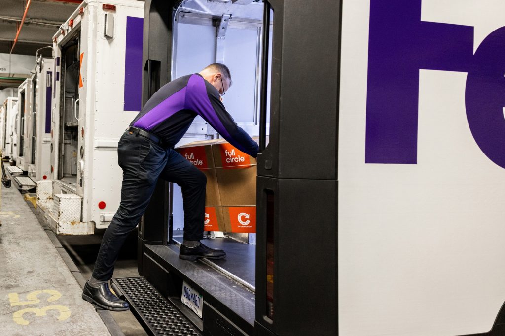 BrightDrop Zevo 600 Sets World Record As First Electric Delivery ...