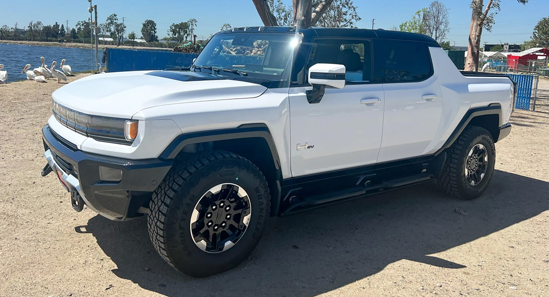 A GMC Hummer EV With 800 Miles Sold For A Whopping $275,000 On BaT ...