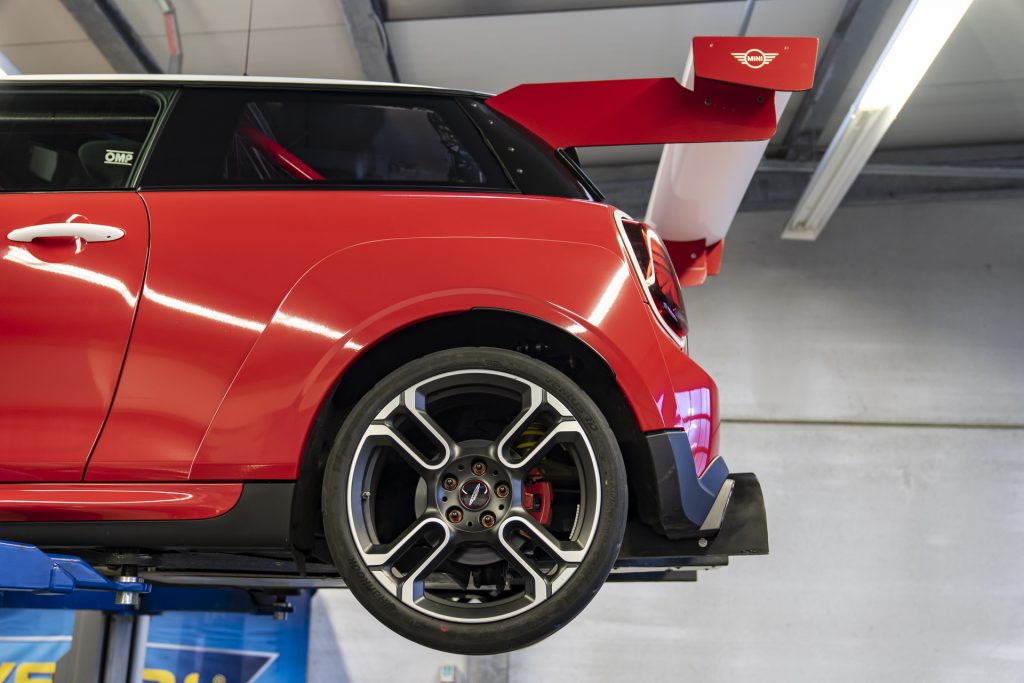 After 10 Years, MINI Returns To 24H Nurburgring Race With John Cooper ...