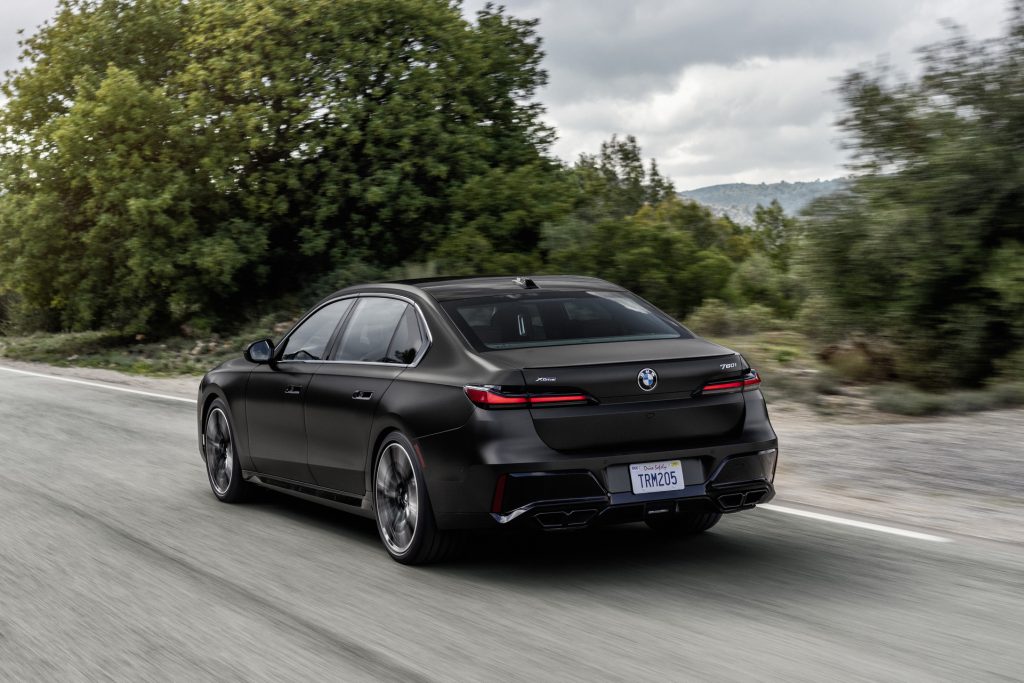 BMW’s Electric i7 And Gas-Powered 760i xDrive Will Cost Exactly The ...