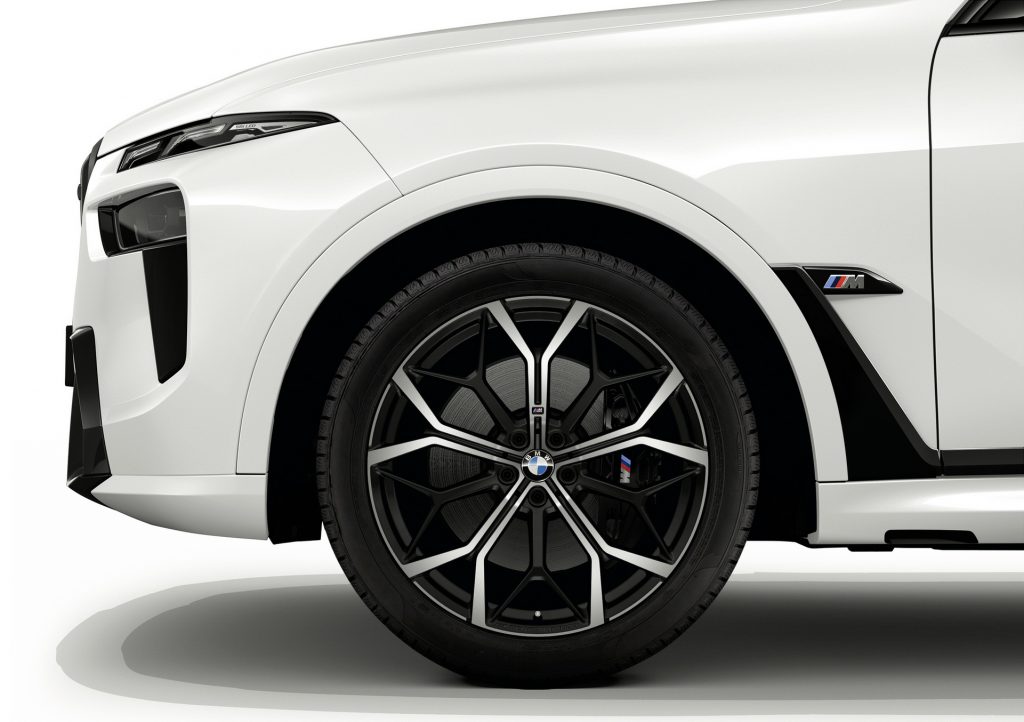 2023 BMW X7 Breaks Cover, And Probably Mirrors, With Bold New Face ...
