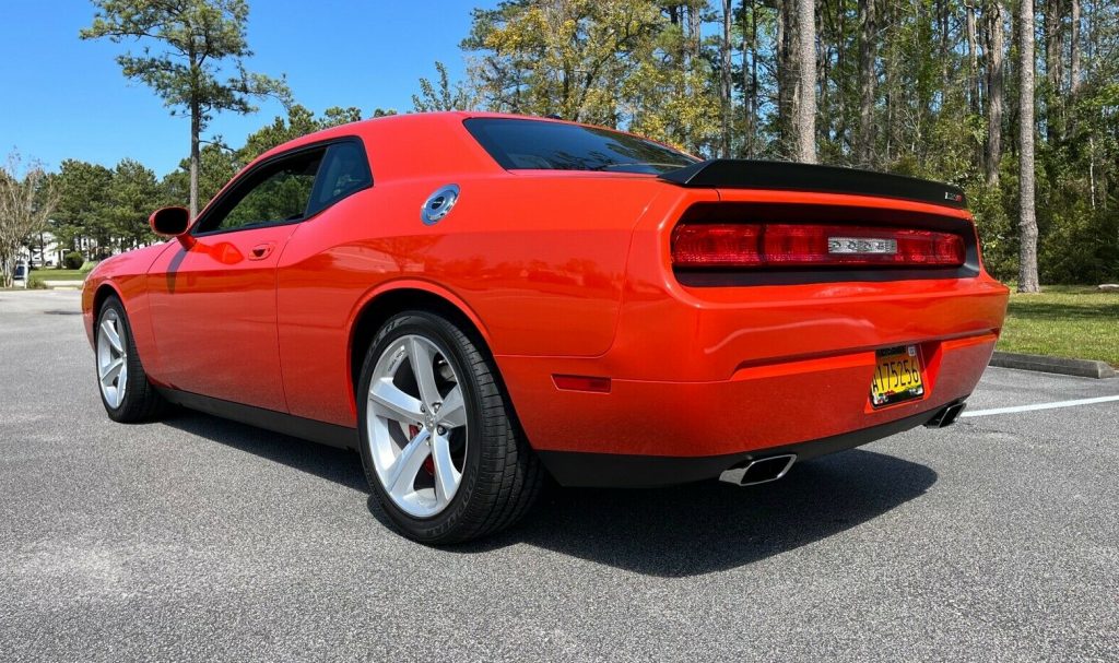 This 1,000-Mile 2008 Dodge Challenger SRT-8 Thinks It’s Worth Almost As ...