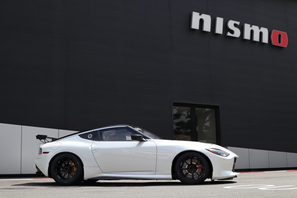 Nissan Z Racecar Revealed By Nismo, Will Take Part At The Fuji 24 Hour ...