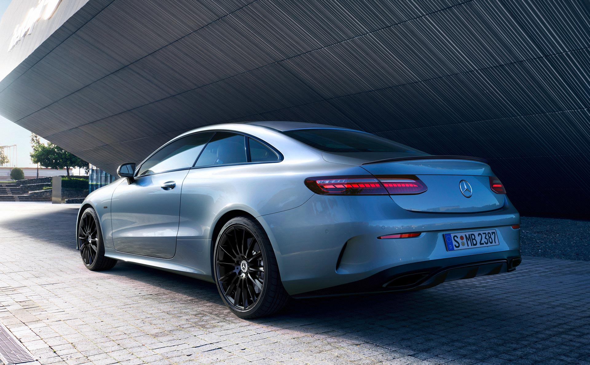 New Mercedes Night Edition Brings Out E-Class’s Dark Side | Carscoops
