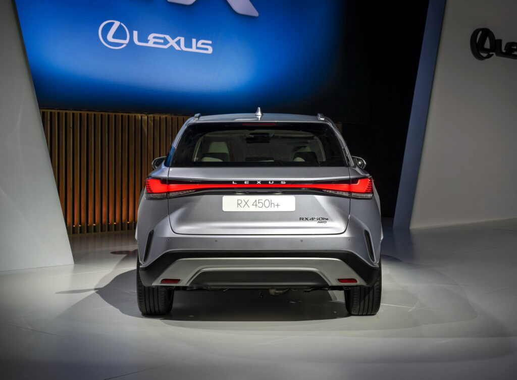 2023 Lexus RX Breaks Cover With Evolutionary Styling And A 367 HP ...