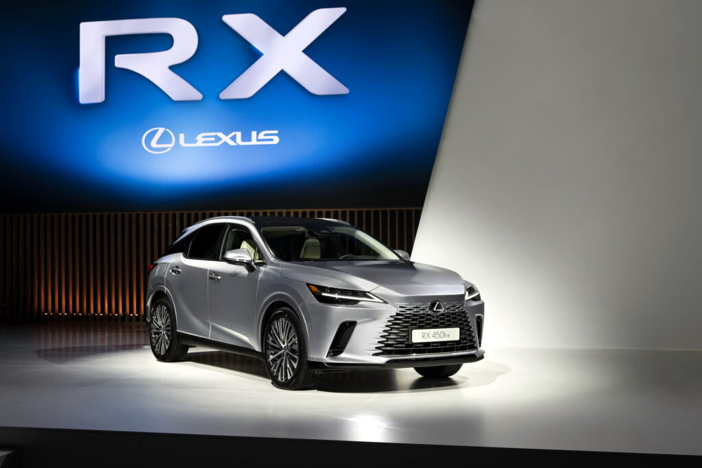 2023 Lexus RX Breaks Cover With Evolutionary Styling And A 367 HP ...