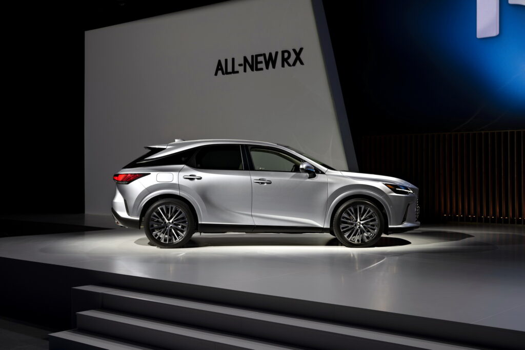 2023 Lexus RX Breaks Cover With Evolutionary Styling And A 367 HP ...
