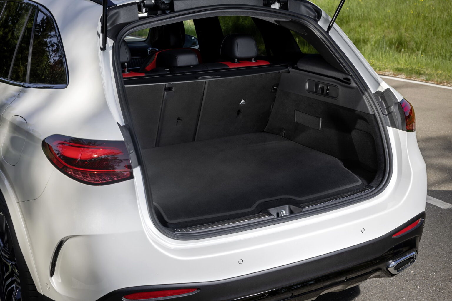 New 2023 Mercedes-Benz GLC Takes Two Steps Forward And No Steps Back ...