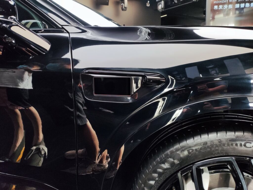 China’s Avatr 011 MMW Wears An All-Black Dress | Carscoops