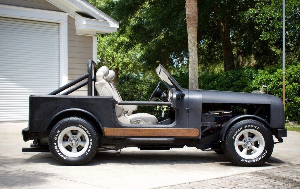 Raise Your Hand If You Want A Ford 7.5L V8-powered 1988 Jeep Wrangler ...