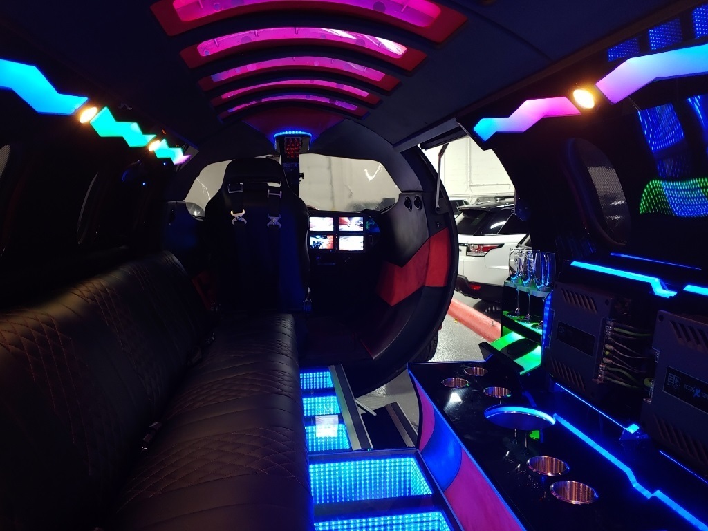 A Mitsubishi Car Dealer In Chicago Is Selling A $3.79M Limo Jet | Carscoops