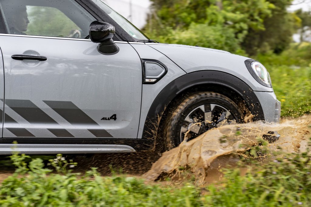 MINI Launches New Accessories For The Cooper S Countryman ALL4 | Carscoops