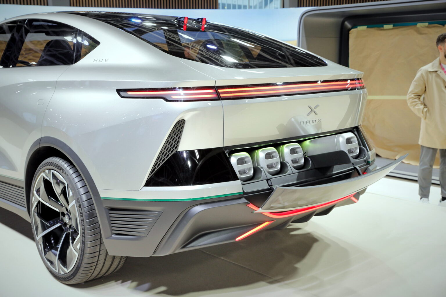 NAMX HUV Is A Pininfarina-Designed SUV With Swappable Hydrogen Bottles ...