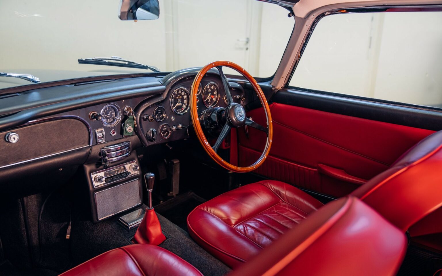 Sean Connery’s Personal 1964 Aston Martin DB5 Is Going Up For Auction ...