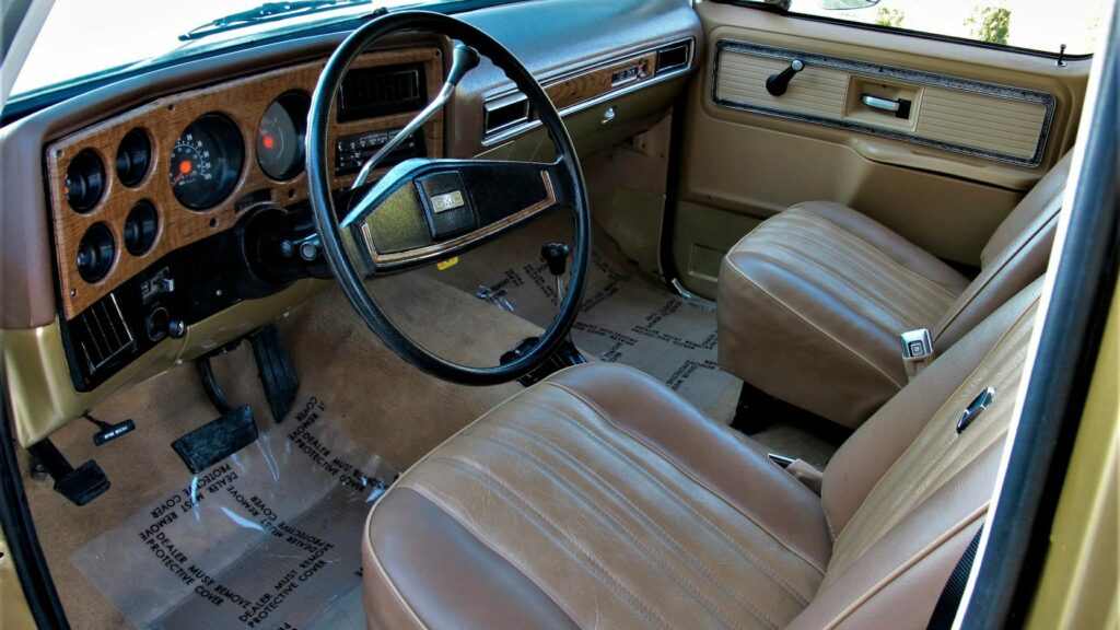 Go Old School Overlanding With This Beautifully Restored 1977 GMC Jimmy ...