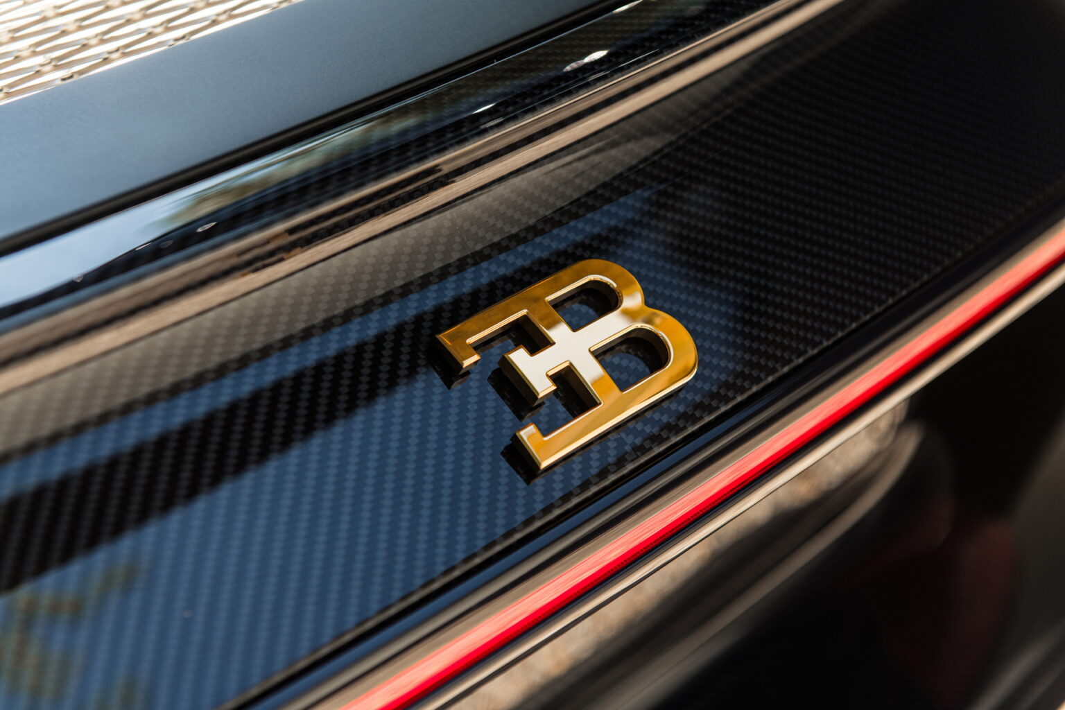 It Takes More Than 10 Hours To Apply The 24-Karat Gold To The Bugatti ...