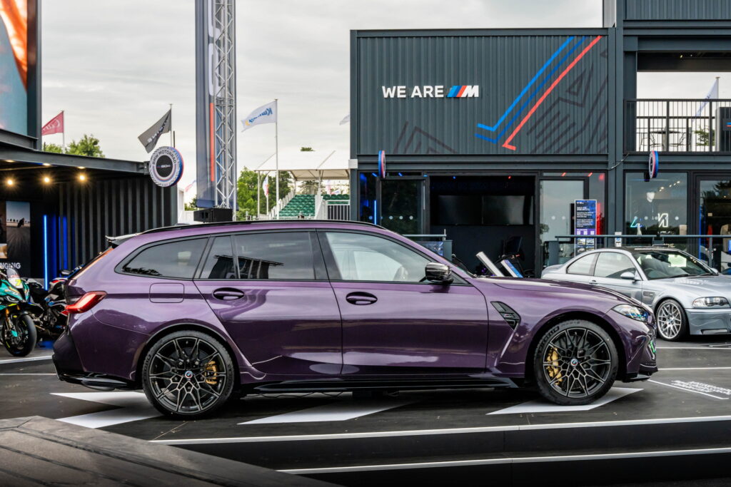 Bmw M3 Touring Violett