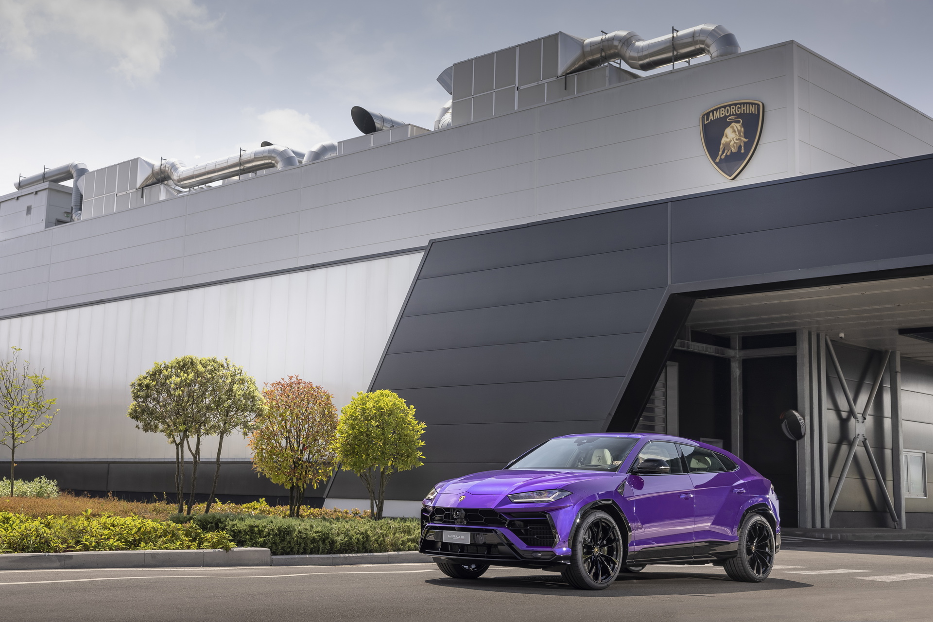 Lamborghini Builds 20,000th Urus, Making It The Fastest-Selling Lambo ...