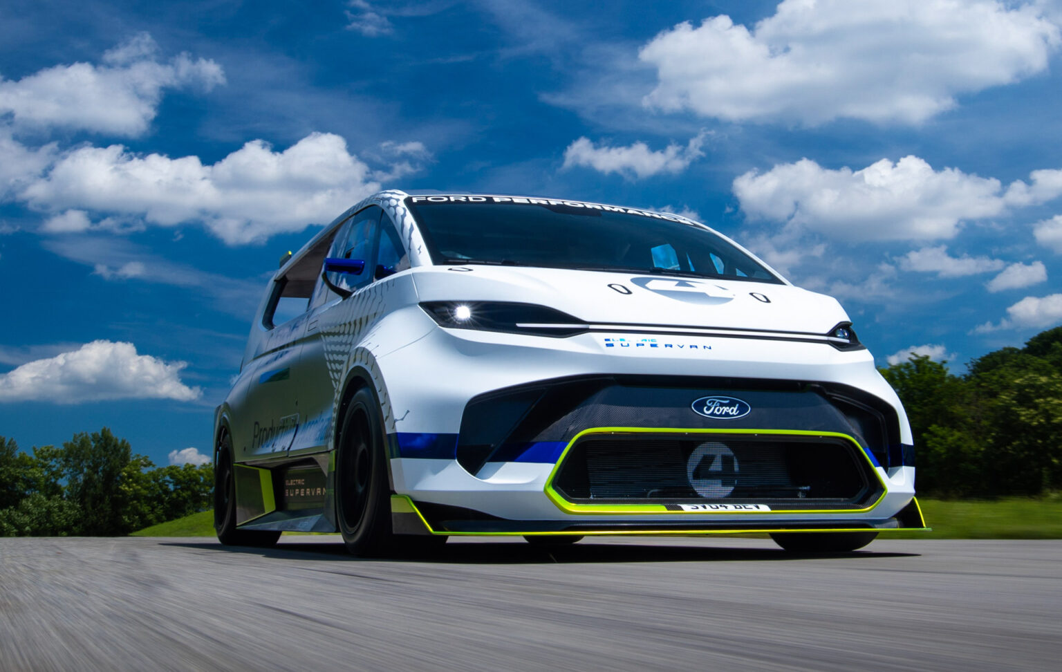 2,000-HP Ford Pro Electric SuperVan Concept Does 60 MPH In Less Than 2 ...