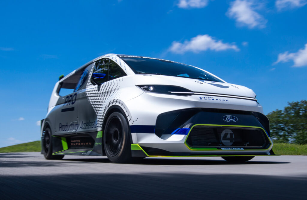 2,000-HP Ford Pro Electric SuperVan Concept Does 60 MPH In Less Than 2 ...