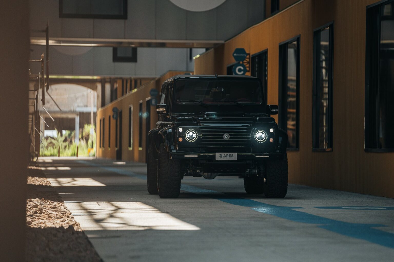 Ares Design’s $250k Defender V8 Hardtop Adds Luxury And A V8 Engine ...