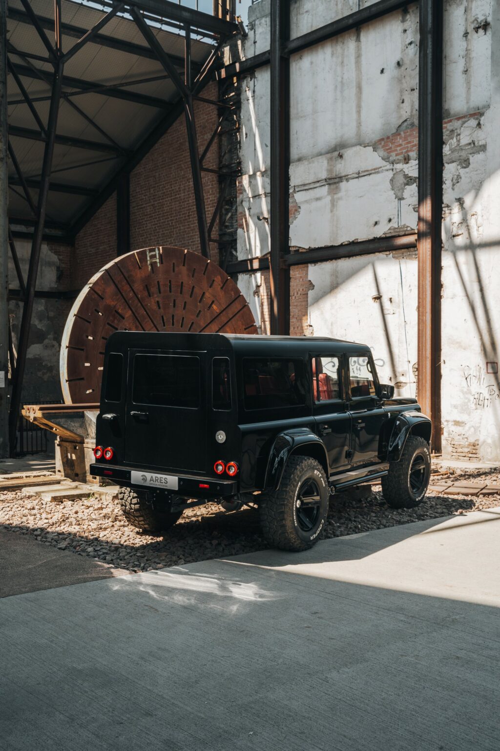 Ares Design’s $250k Defender V8 Hardtop Adds Luxury And A V8 Engine ...