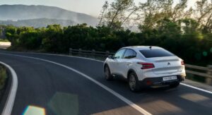 New Citroen C4 X Debuts In ICE And EV Versions As A Longer, More ...