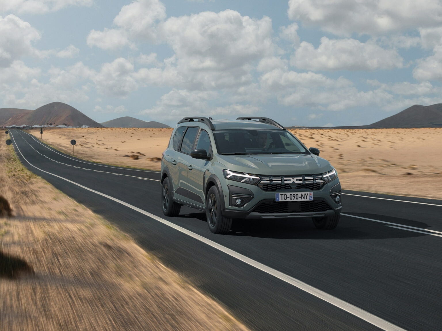 Dacia’s New Emblem And Visual Identity Applied In The Entire Lineup ...