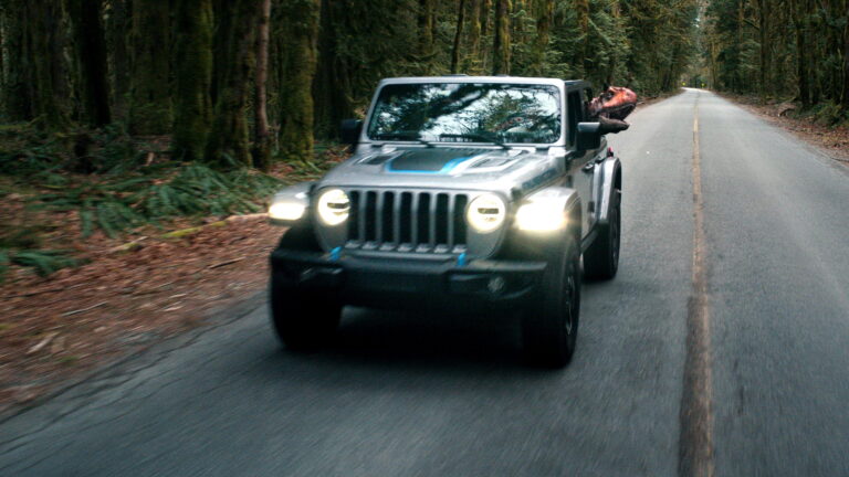 Jeep Gives Dinosaur A Lift In New Jurassic World Dominion Campaign ...