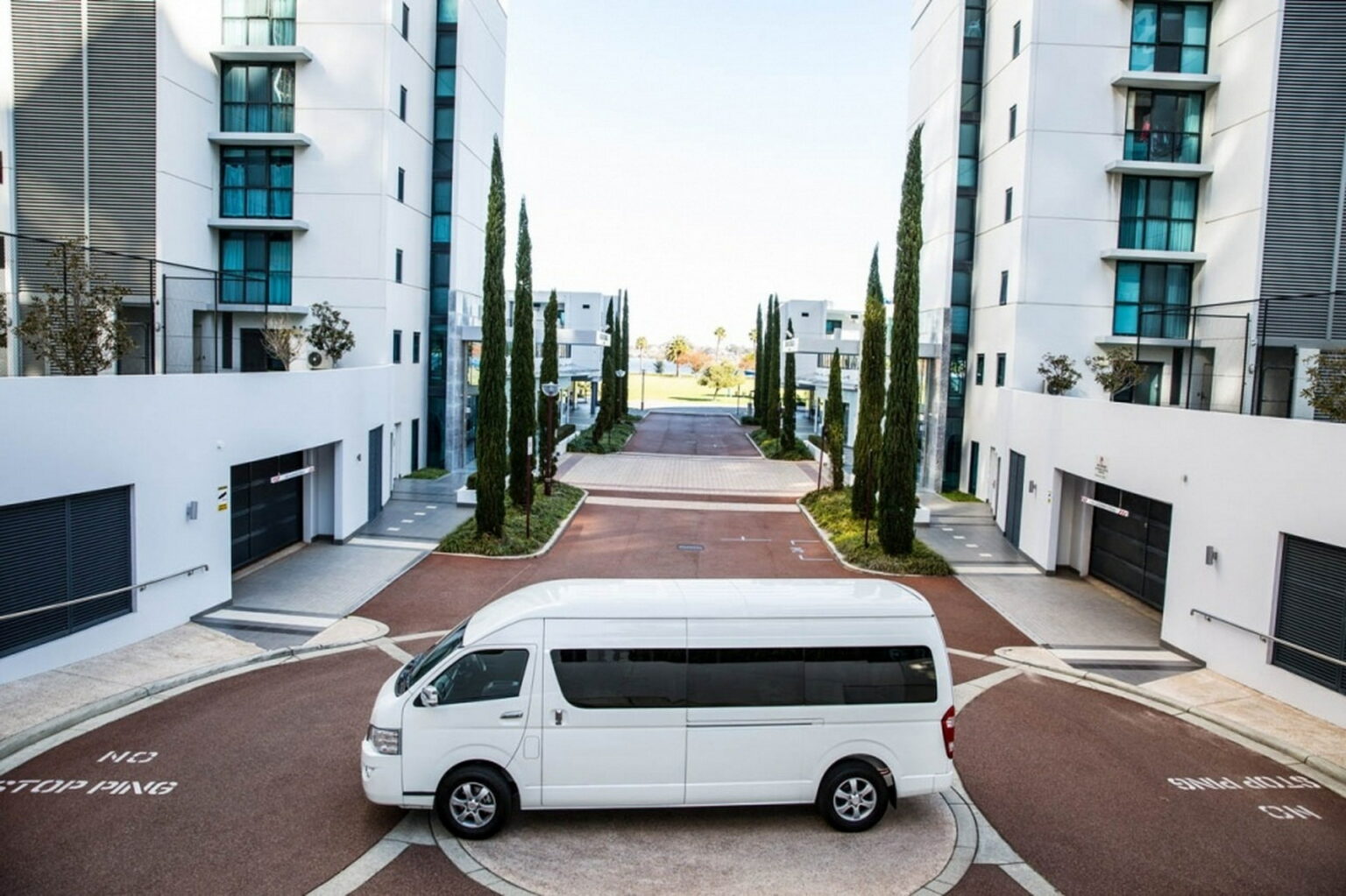 Joylong E6 Is A Previous-Gen Toyota HiAce Rip-Off With An Electric ...