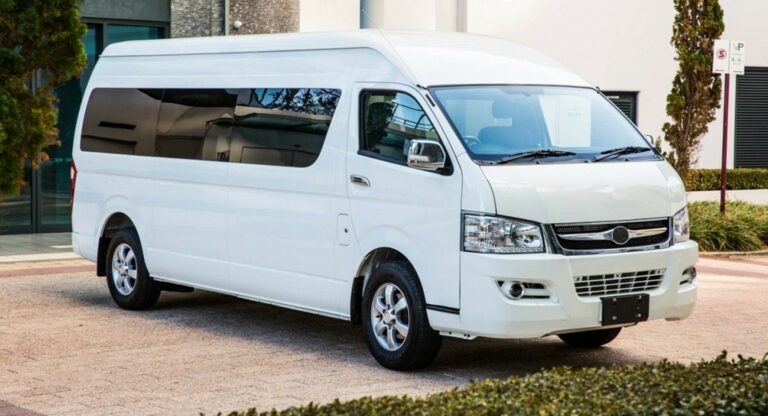 Joylong E6 Is A Previous-Gen Toyota HiAce Rip-Off With An Electric ...