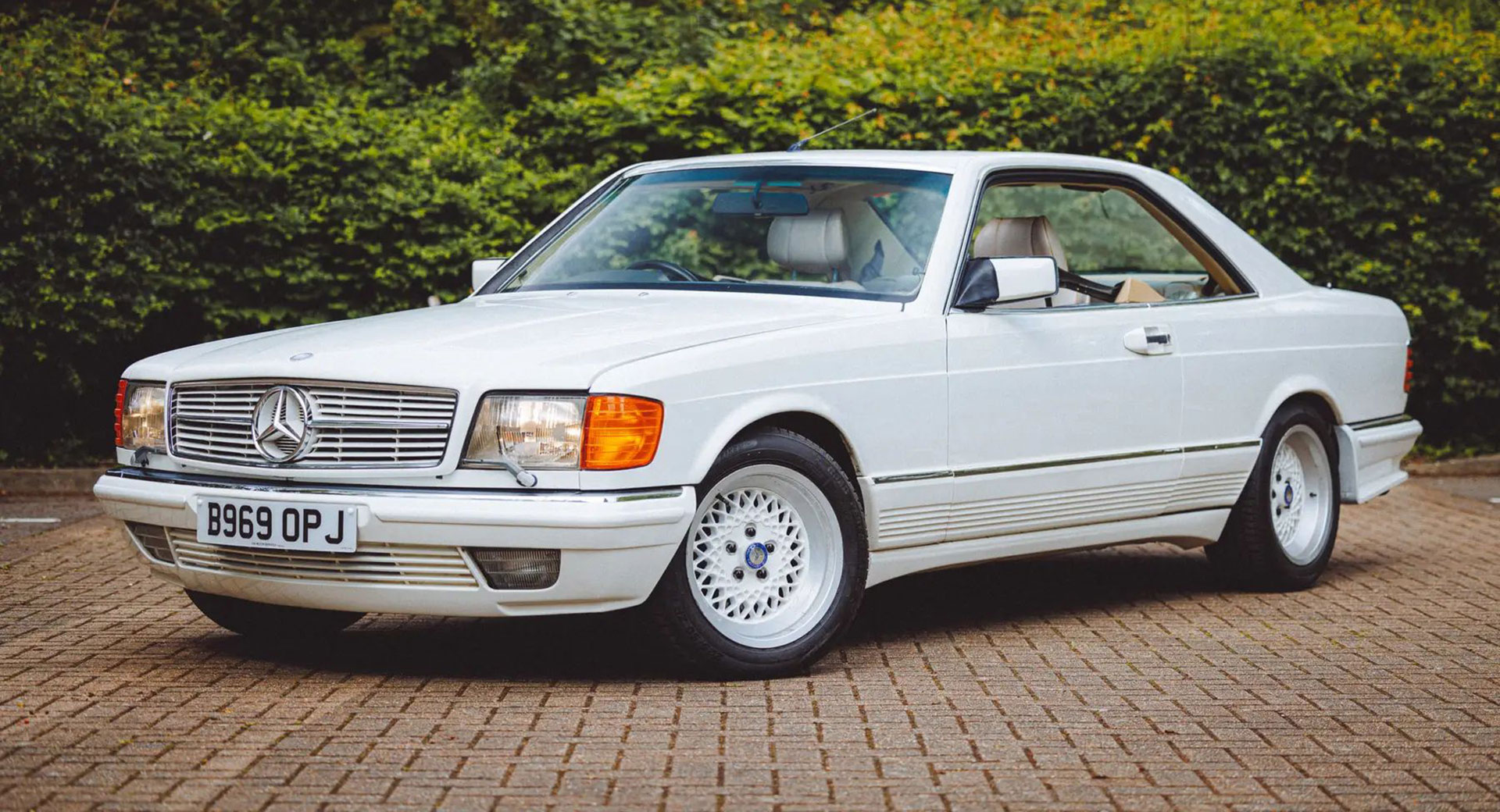 Verr ckt Geworden Sch n Seehafen Mercedes Sec 500 Sada Rang Primitive