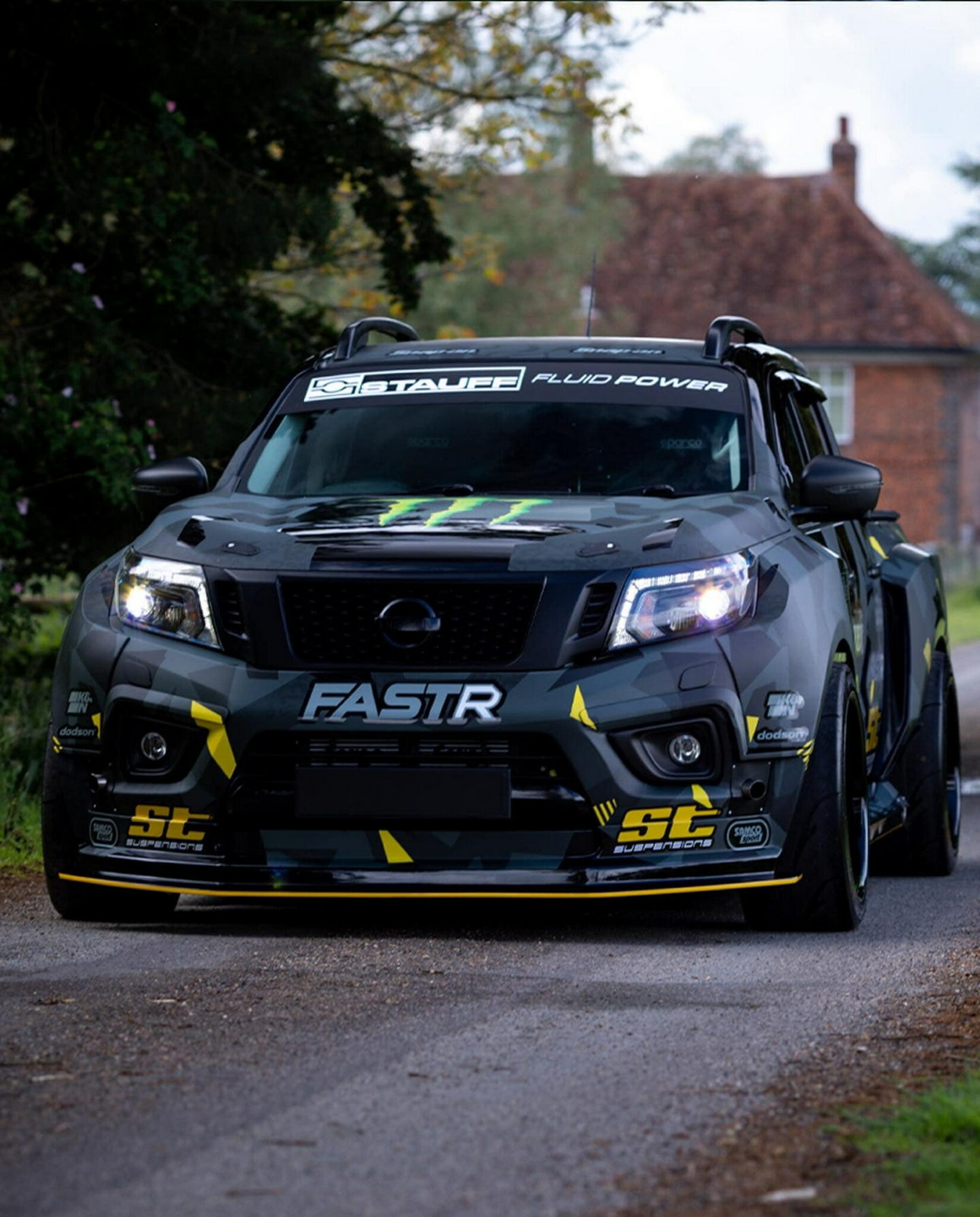 Wild Nissan Navara-R Comes With A Tuned GT-R Engine Producing 1,000 HP ...